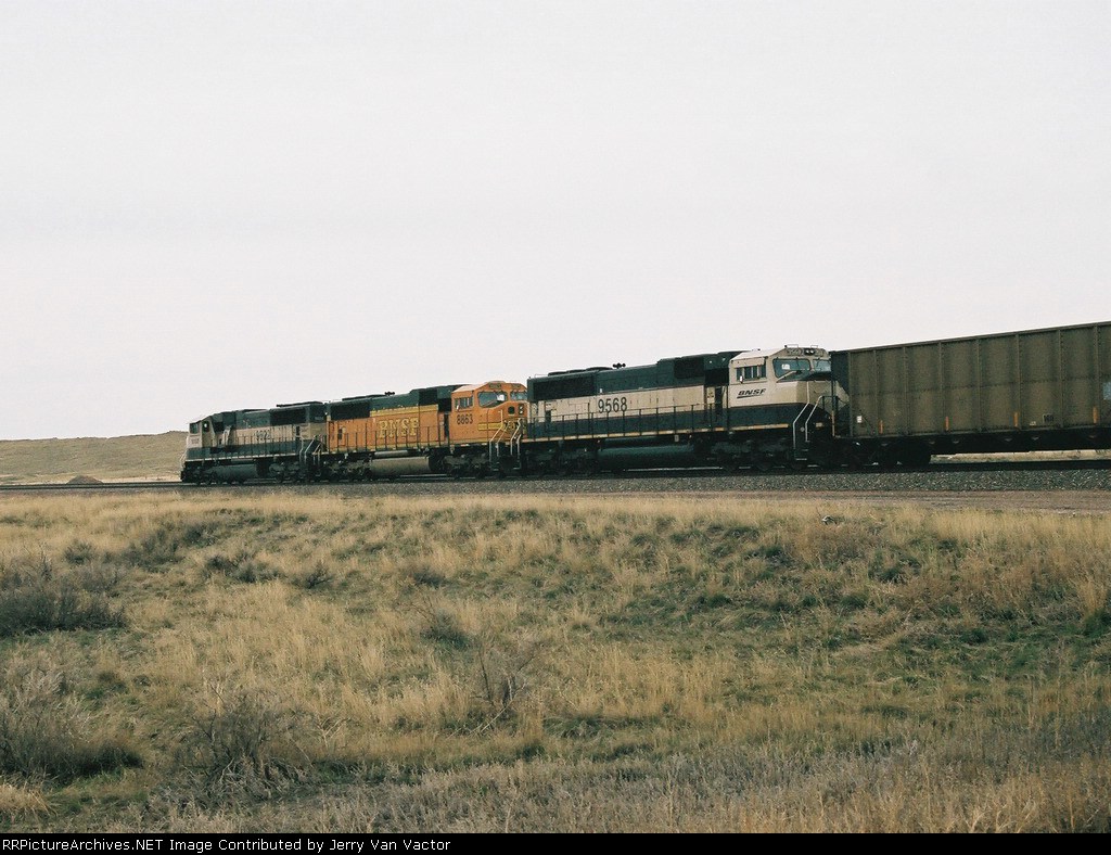 BNSF 9622 8863 and 9568 head west towards Osage, Upton and Gillette
